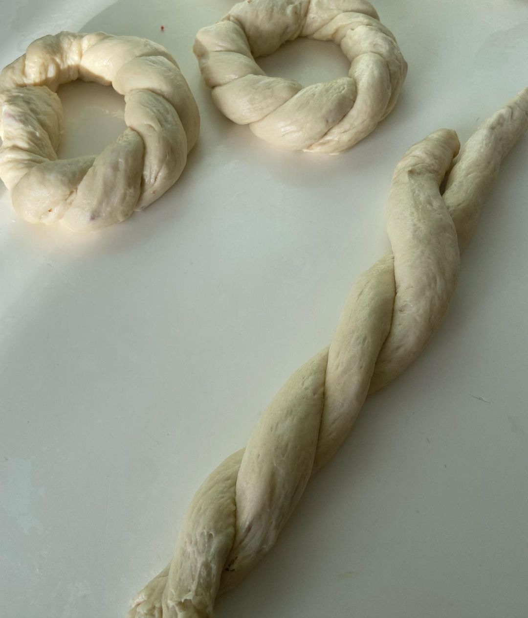 Sucuk Ve Kaşar Dolgulu Simit – mutfaktaki.com