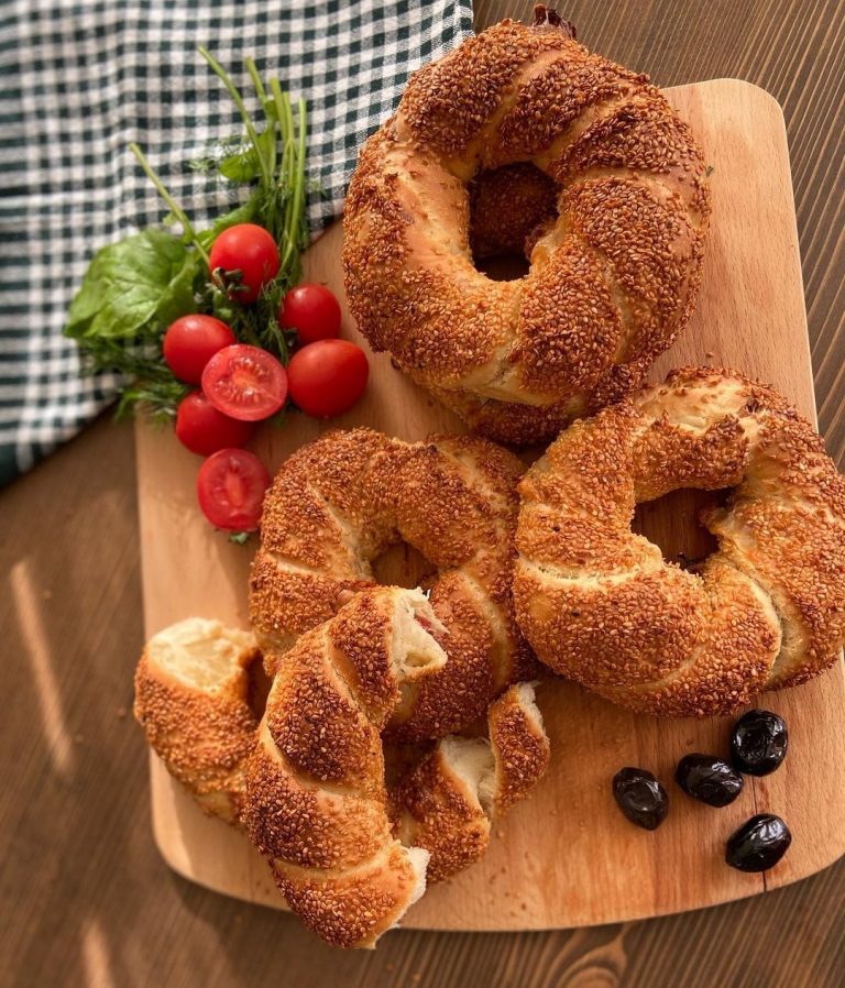 Sucuk Ve Kaşar Dolgulu Simit – mutfaktaki.com