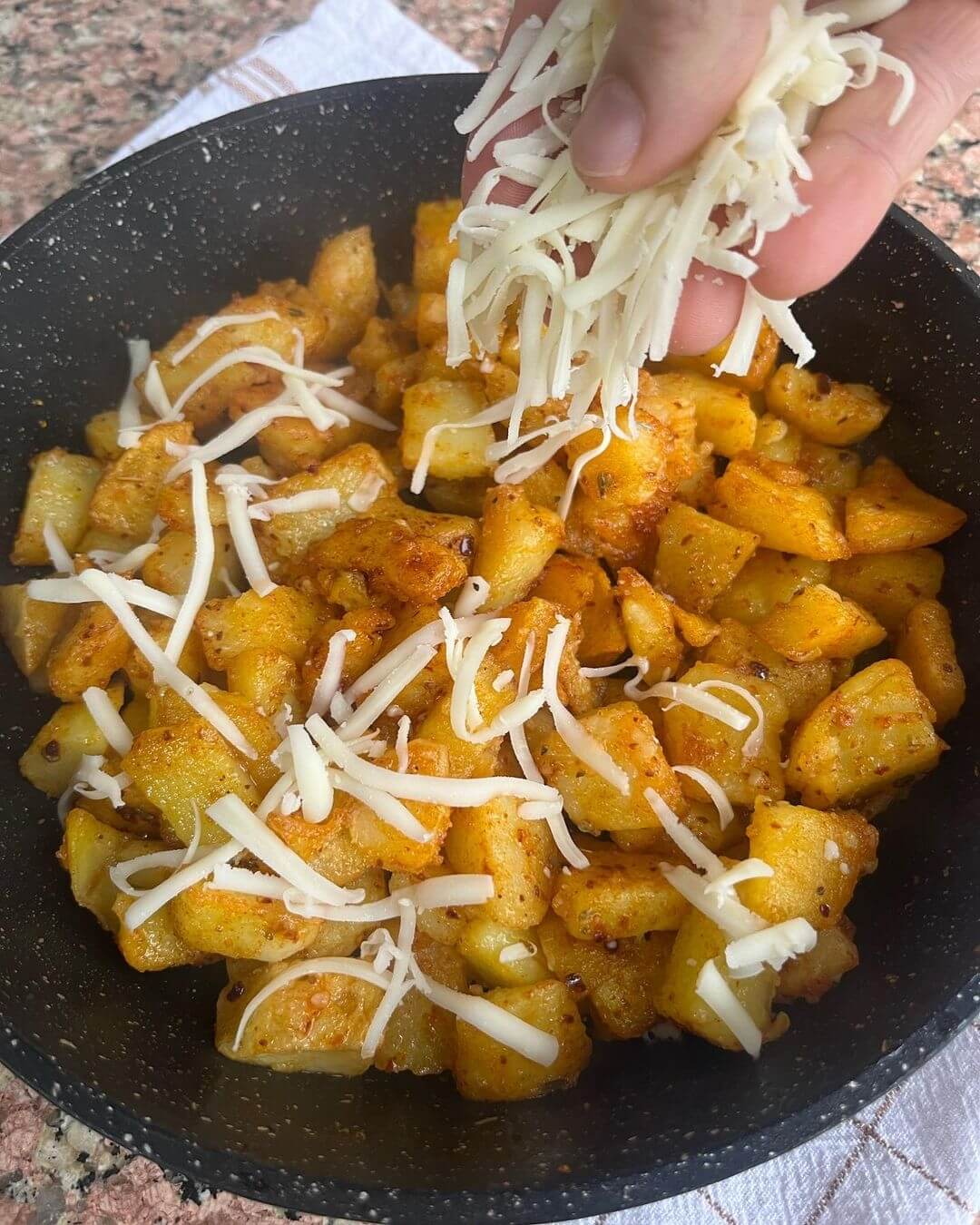 5 Dakikada En Kolay Patatesli Kahvaltılık – mutfaktaki.com