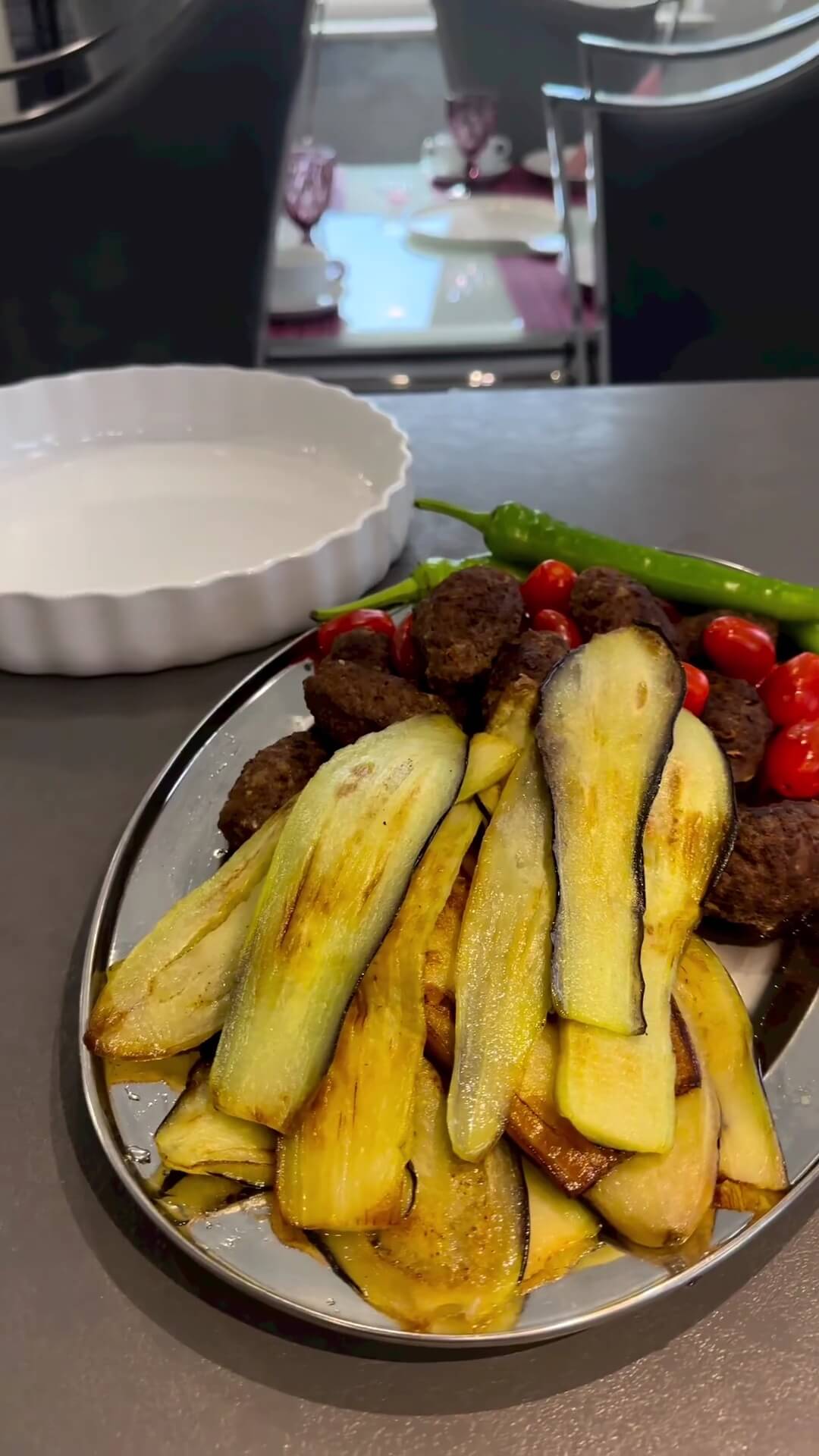 Köfteli Patlıcan Sarma Tarifi – mutfaktaki.com